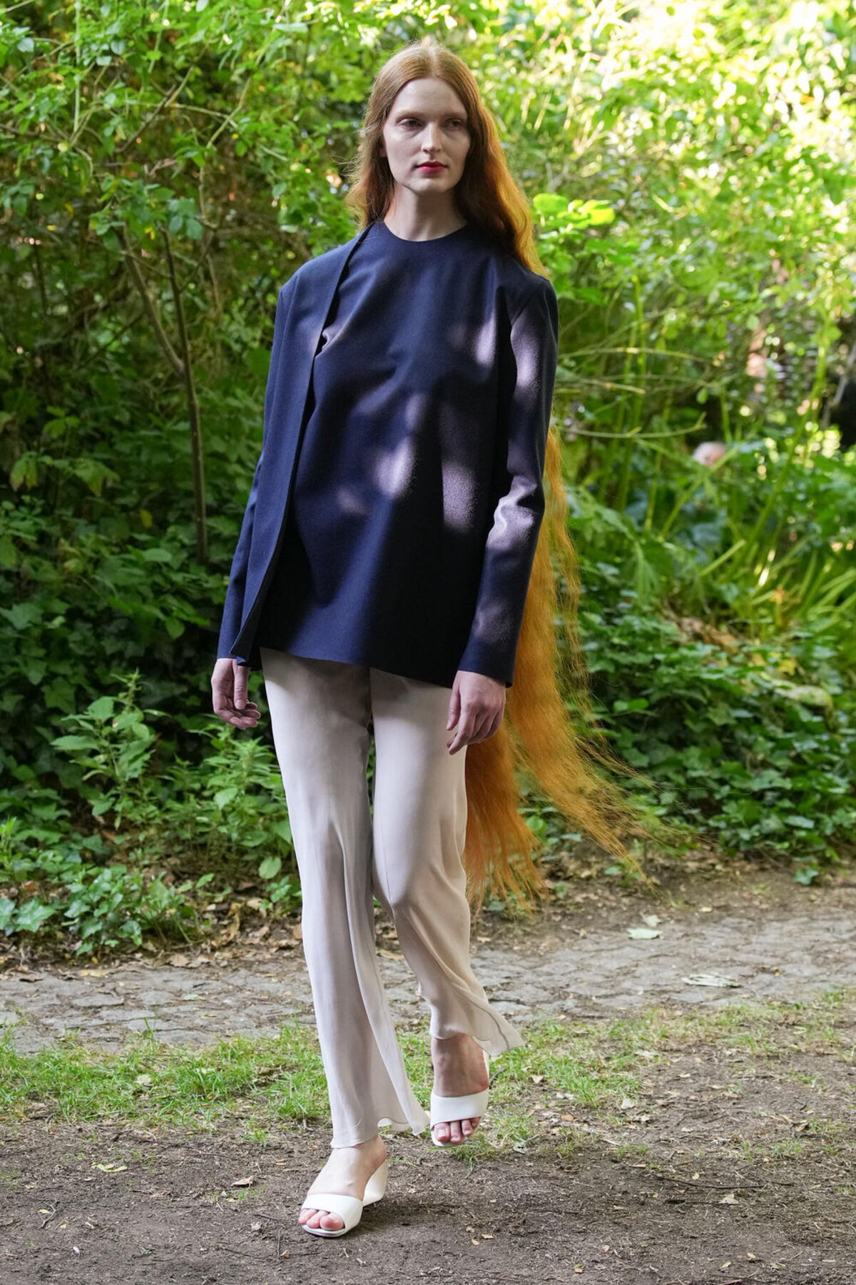 PARIS - ADELINE ANDRE : défilé automne-hiver 23-24 - Harper's Bazaar