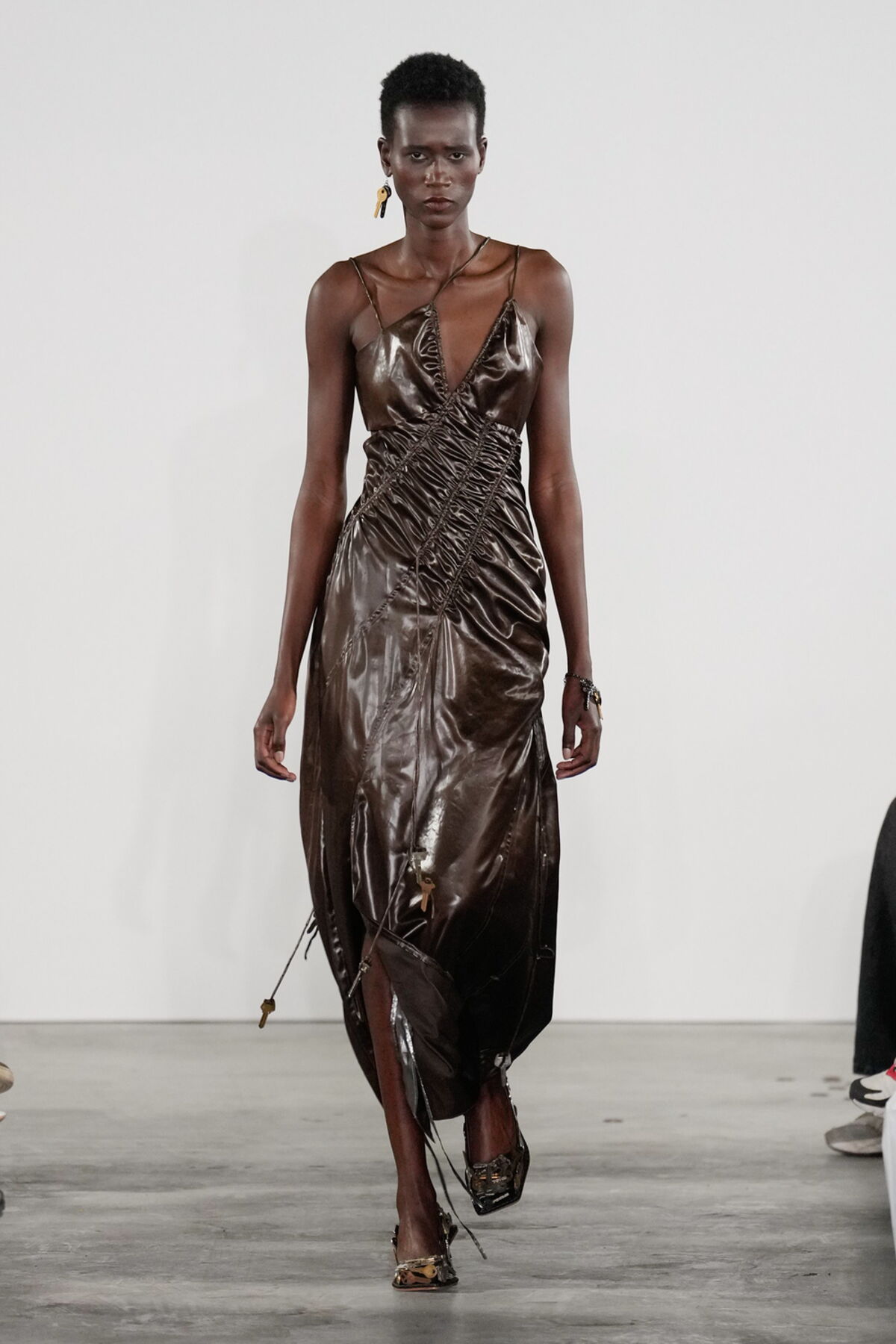 PARIS - ZIMO : défilé printemps-été 2025 - Harper's Bazaar