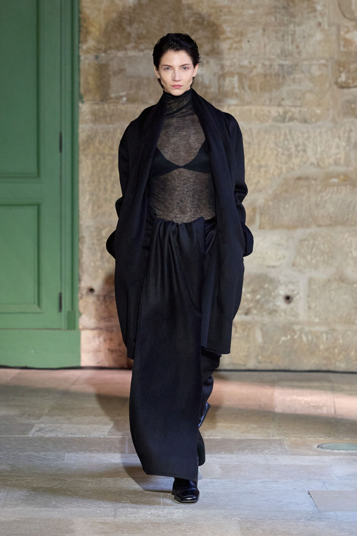 PARIS - RUOHAN : défilé automne-hiver 25-26 - Harper's Bazaar